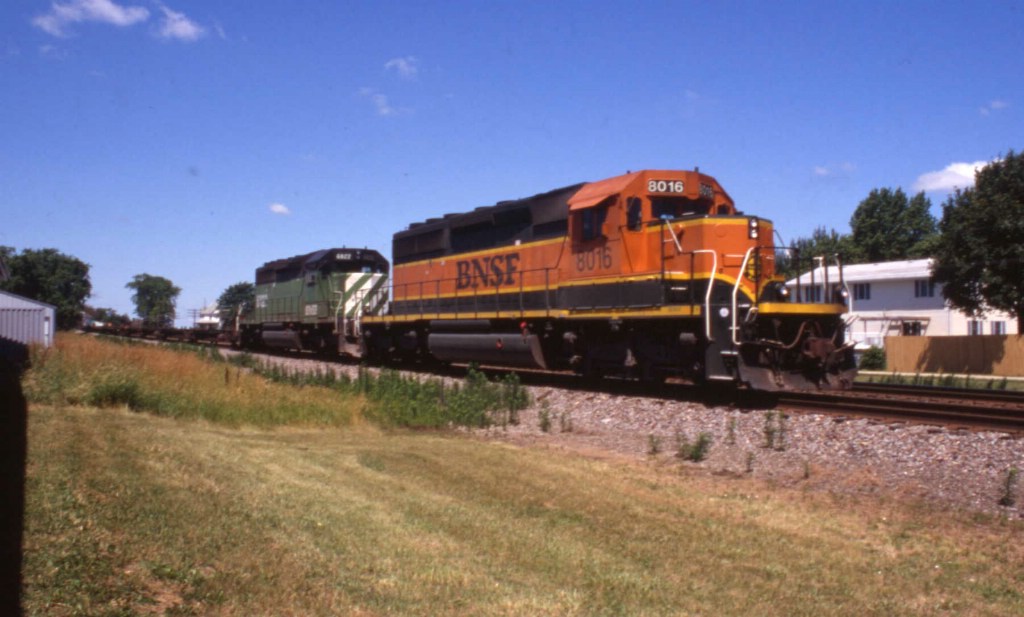 BNSF 8016